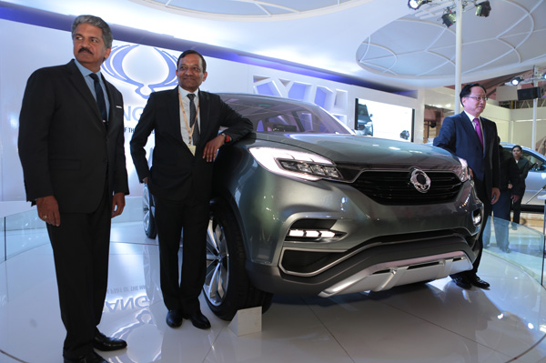 Auto Expo 2014: Mercedes shows production GLA-class SUV - Introduction ...