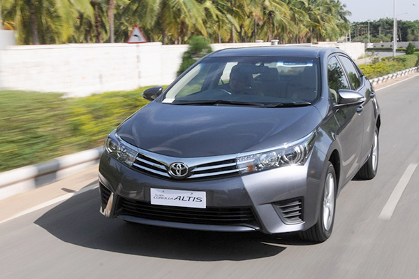 New Toyota Corolla Altis India Review - First Drive - Introduction ...