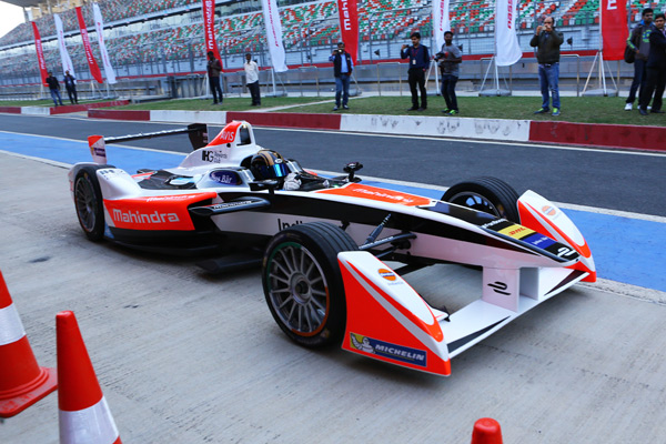Mahindra Racing Experience at the Buddh International Circuit | Autocar ...