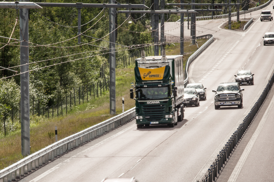 Germany opens 10km stretch of electrified highway with overhead cables ...