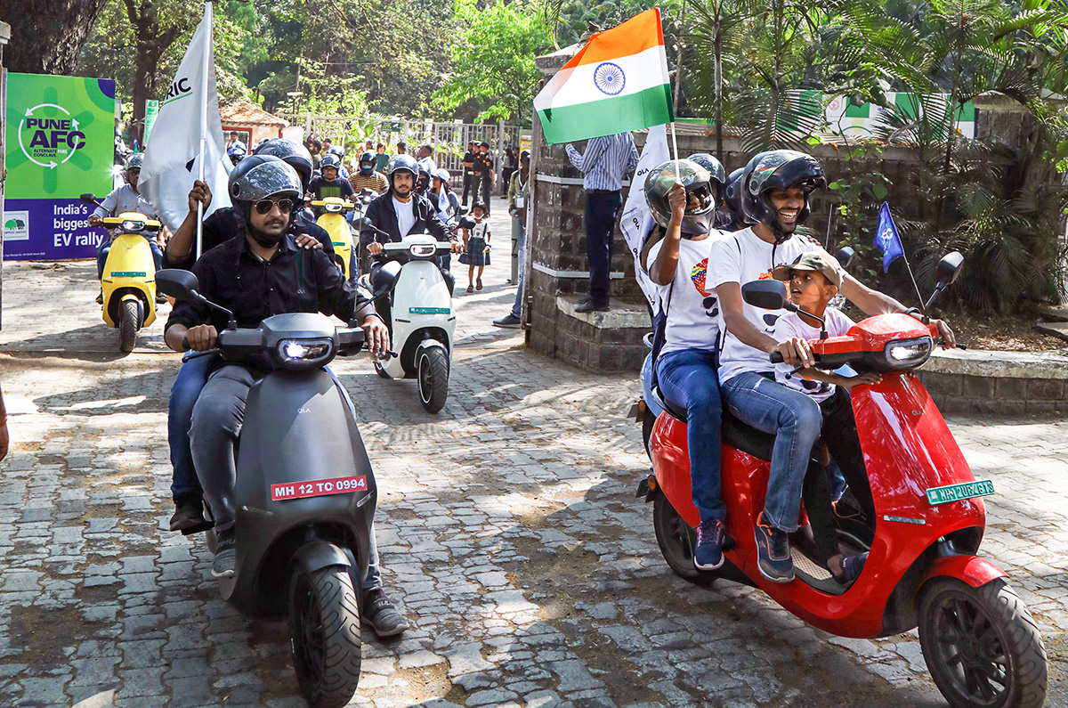 Pune hosts India's largest EV rally | Autocar India