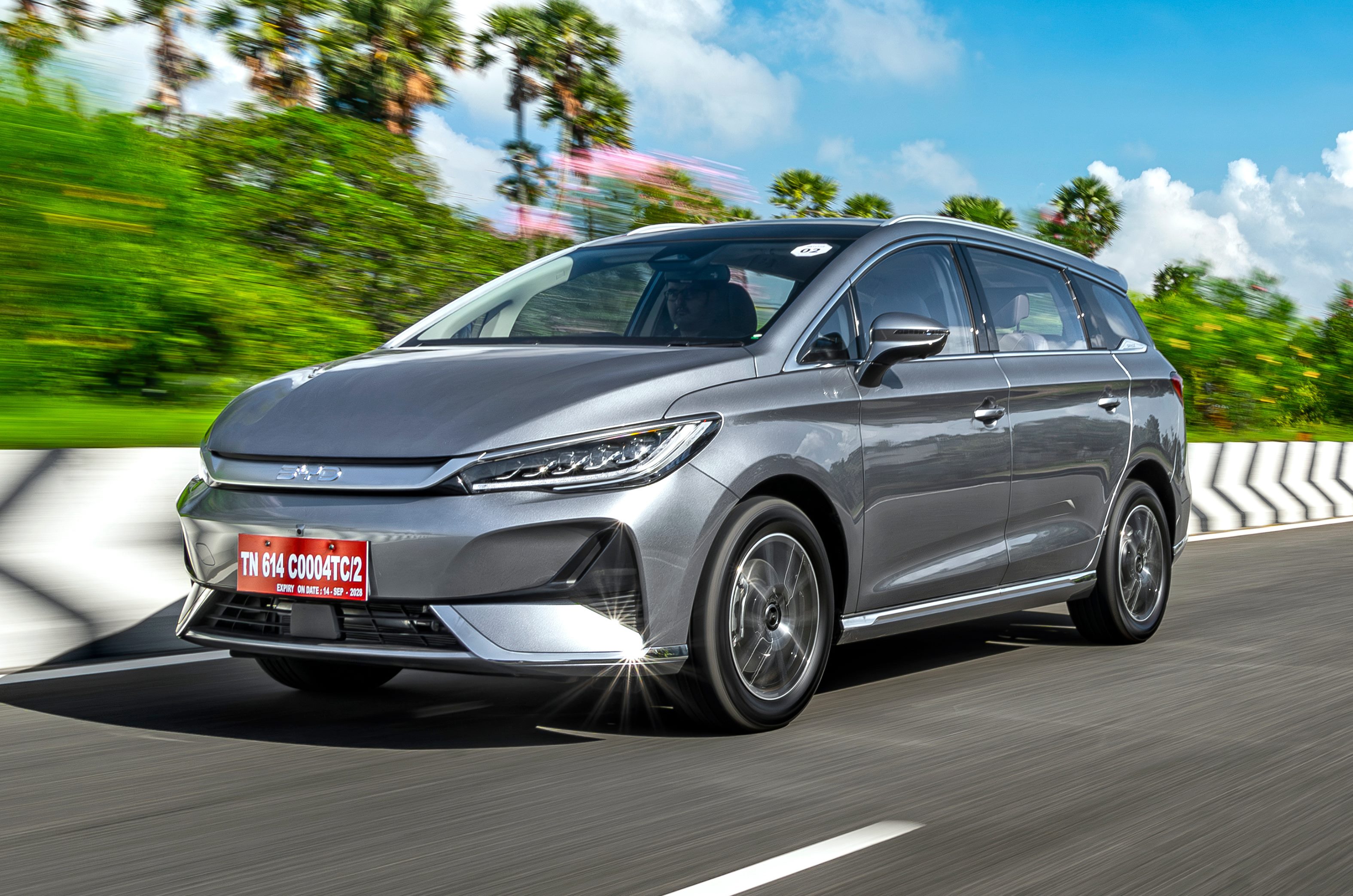 BYD EMax 7 Review Price In India Performance Range Charging BYD EMax 7 Review Price In India Performance Range Charging