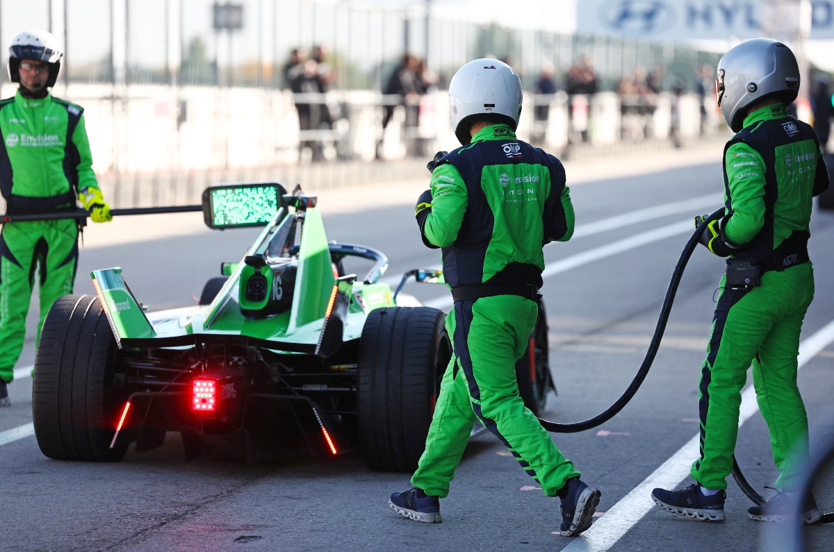 Formula E Pit Boost, fast charging pit stop explained, Jeddah E Prix ...