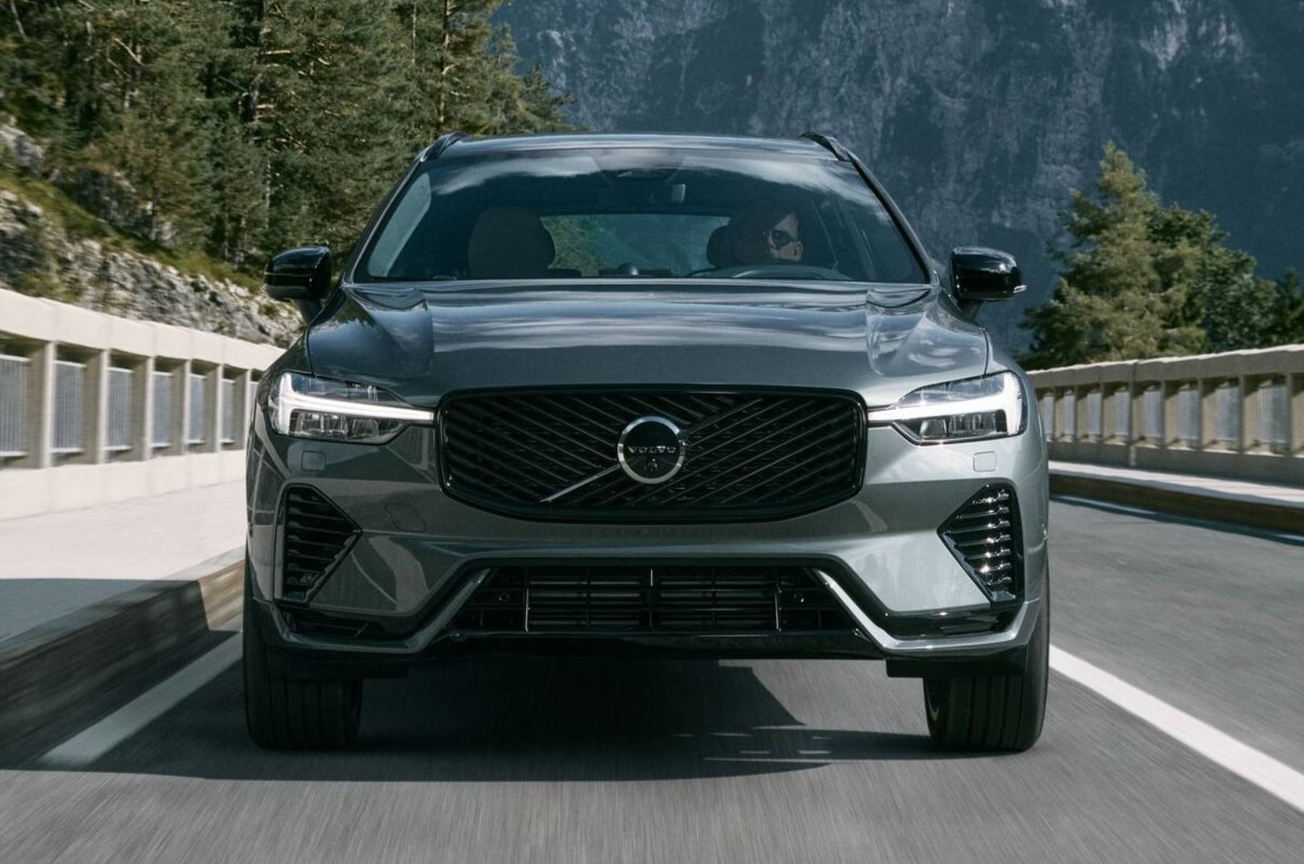 2025 Volvo XC60 facelift details, features, specs, design, engines ...
