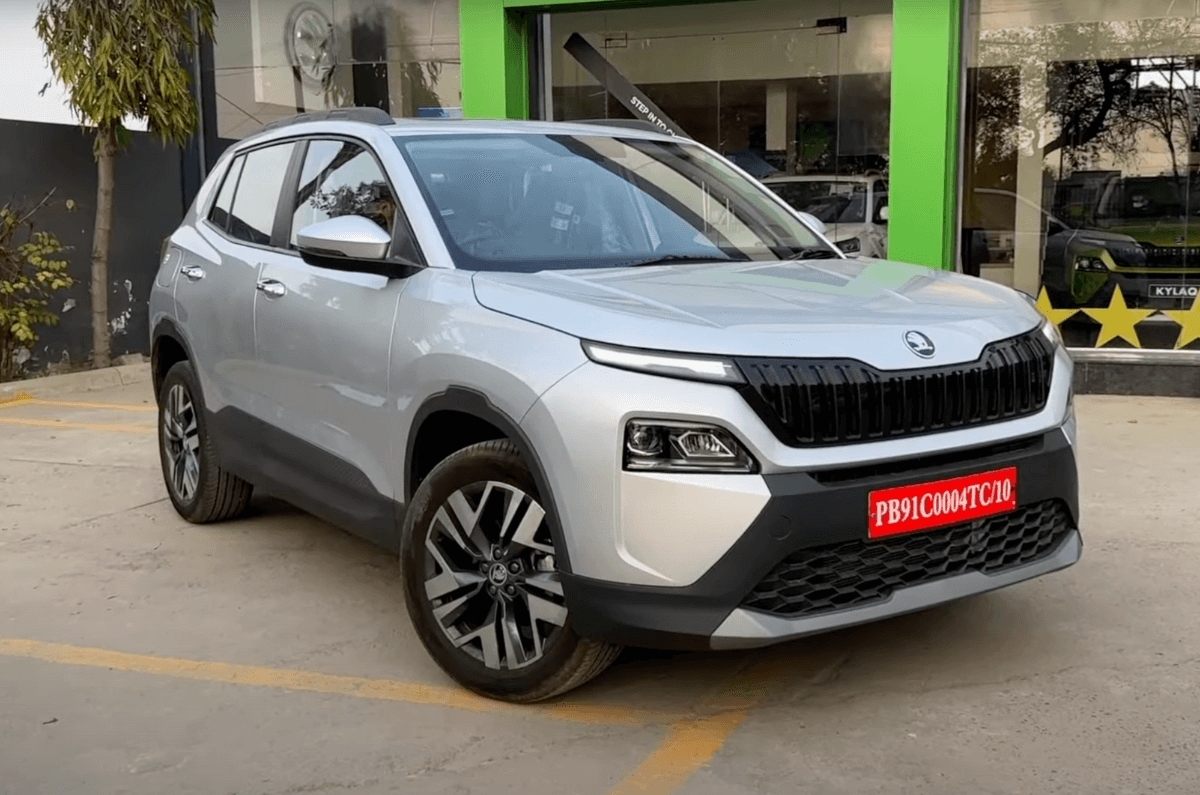 𝗦𝗸𝗼𝗱𝗮 𝗞𝘆𝗹𝗮𝗾 𝗣𝗿𝗶𝗰𝗲, Mileage, Features, Colours, Images & Reviews ...
