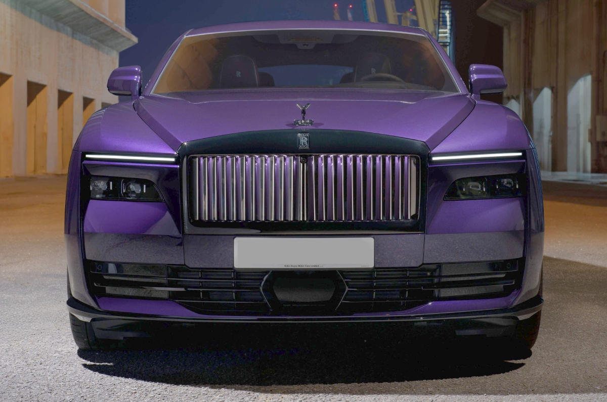 𝗥𝗼𝗹𝗹𝘀-𝗥𝗼𝘆𝗰𝗲 𝗦𝗽𝗲𝗰𝘁𝗿𝗲 𝗣𝗿𝗶𝗰𝗲, Mileage, Features, Colours, Images & Reviews ...