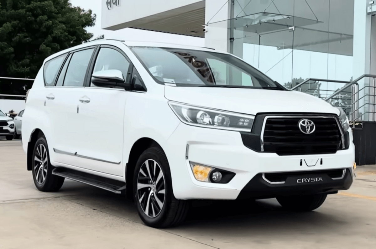 𝗧𝗼𝘆𝗼𝘁𝗮 𝗜𝗻𝗻𝗼𝘃𝗮 𝗖𝗿𝘆𝘀𝘁𝗮 𝗣𝗿𝗶𝗰𝗲, Images, Colours, Features, Mileage ...