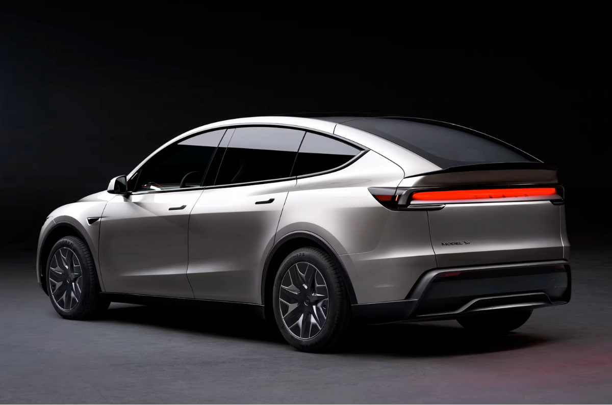 𝗧𝗲𝘀𝗹𝗮 𝗠𝗼𝗱𝗲𝗹 𝗬 - 𝗣𝗿𝗶𝗰𝗲 𝟮𝟬𝟮𝟲, Range, Features, Images | Autocar India