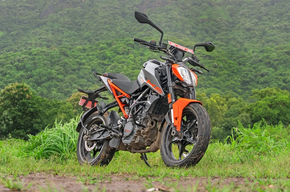 Sub-250cc KTM Duke and Adventure prices go down after GST revision ...