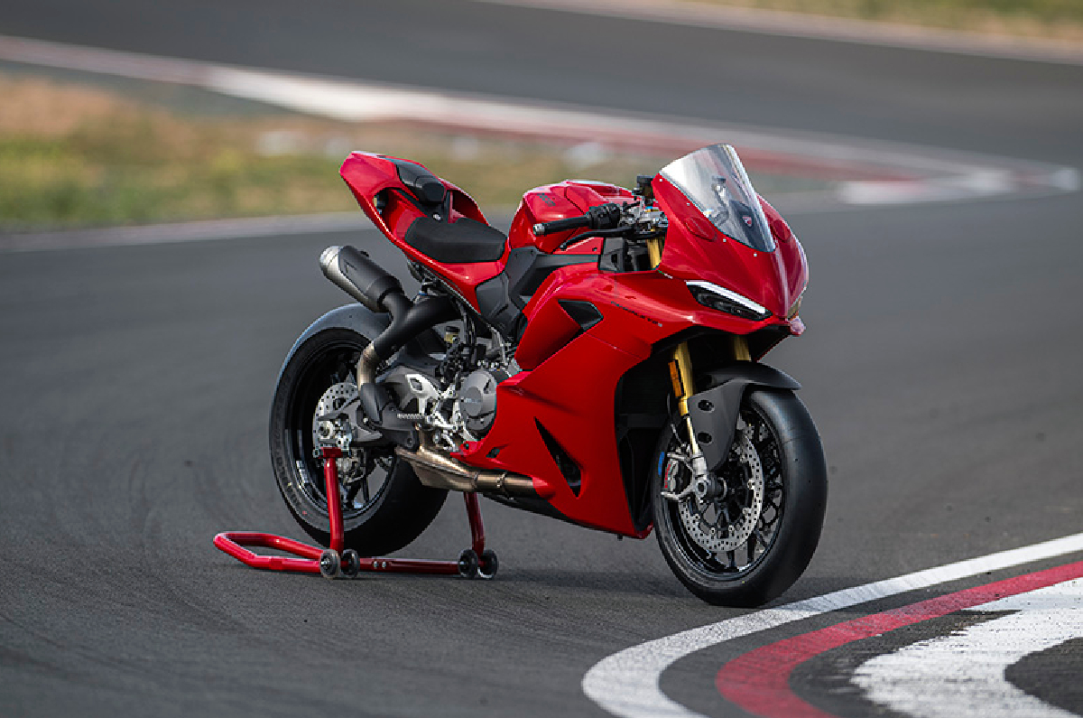 2025 Ducati Panigale V2 launched at Rs 19.12 lakh - Introduction ...