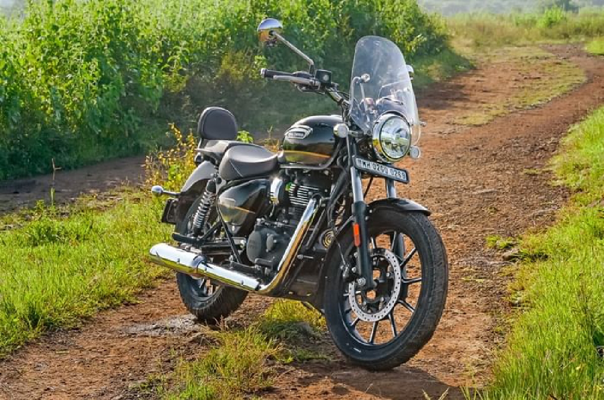 Royal Enfield Himalayan 450 vs Mana Black Edition: price and ...