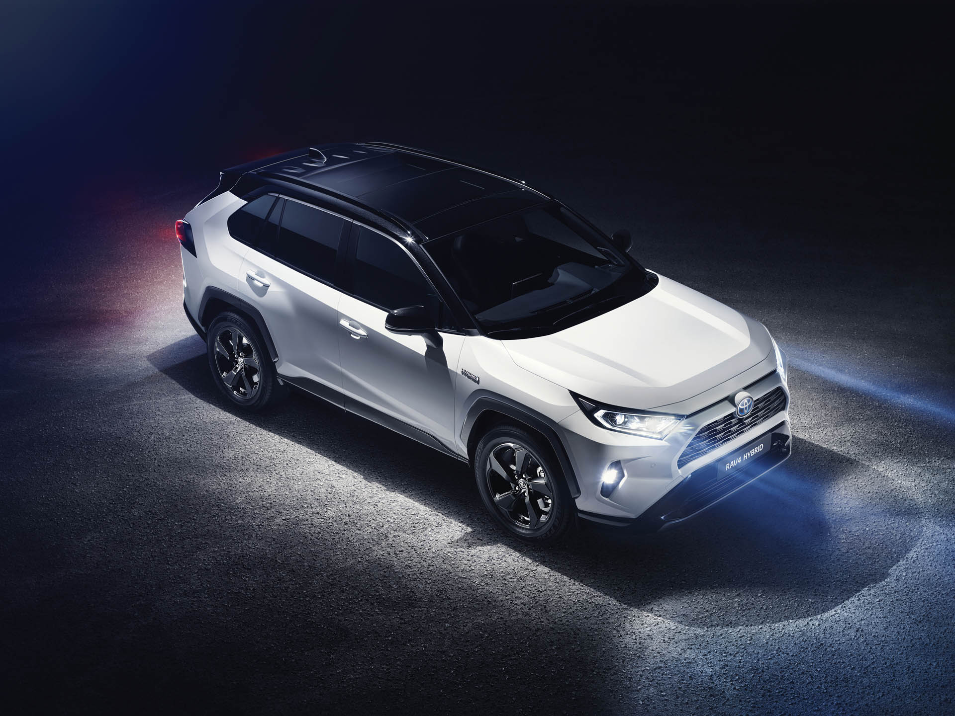 2018 Toyota RAV4 SUV image gallery; unveiled at New York Auto show ...