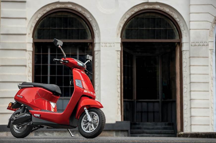 BGauss B8 electric scooter review, test ride, first impressions ...