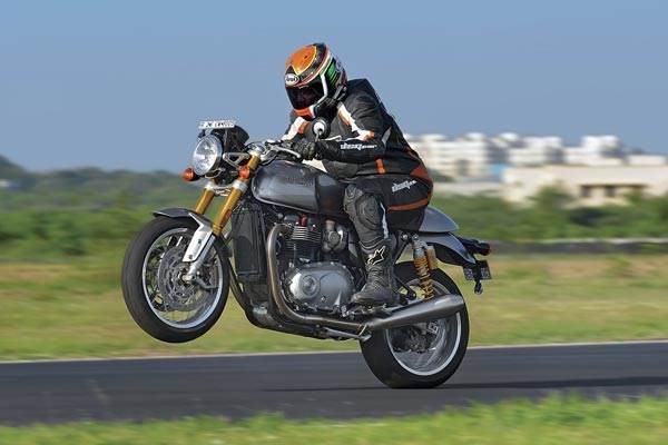 2016 Triumph Thruxton R track ride - Introduction | Autocar India