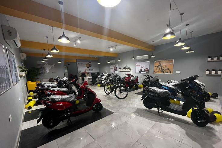 Gurgaon-based start-up launches multi-brand EV showroom | Autocar ...