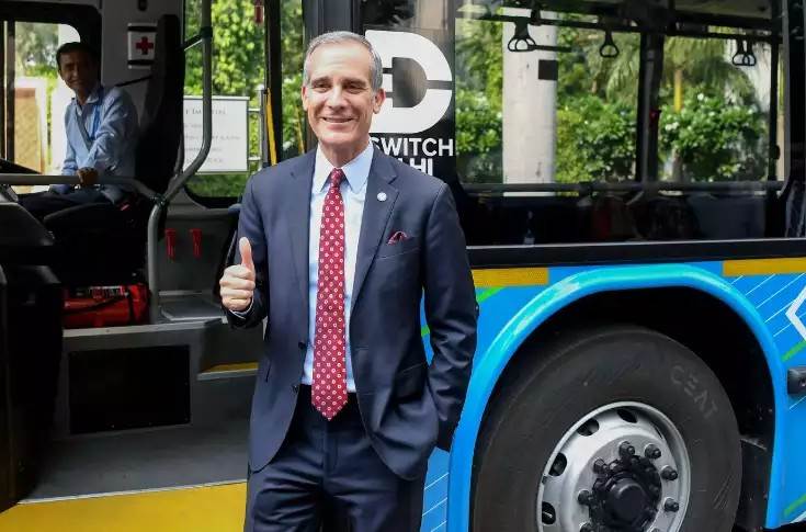 India, US join hands to launch 10,000 electric buses on Indian streets ...