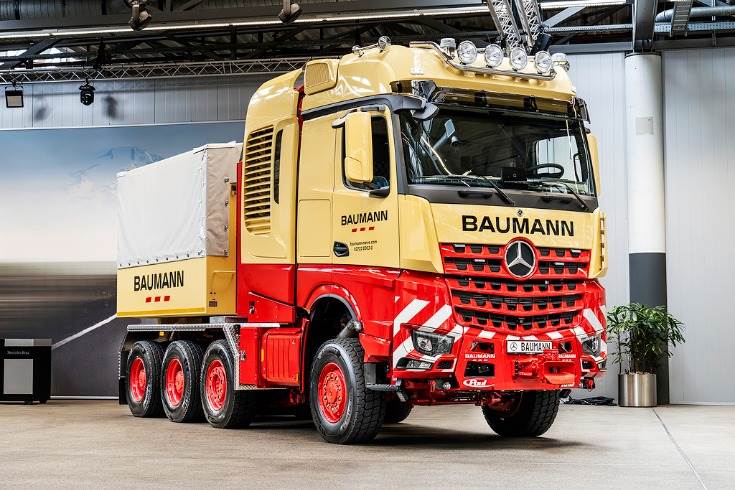Mercedes-Benz Trucks delivers special heavy-duty truck with 1,000-ton ...