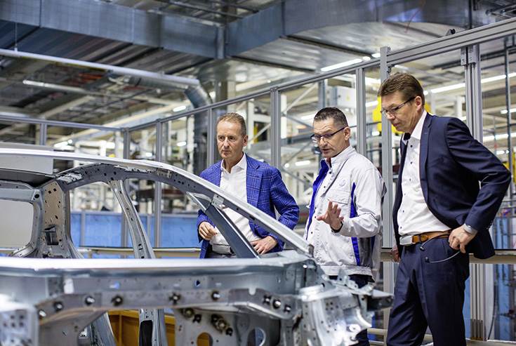 Volkswagen builds 200 pre-production vehicles of ID.3 electric car ...