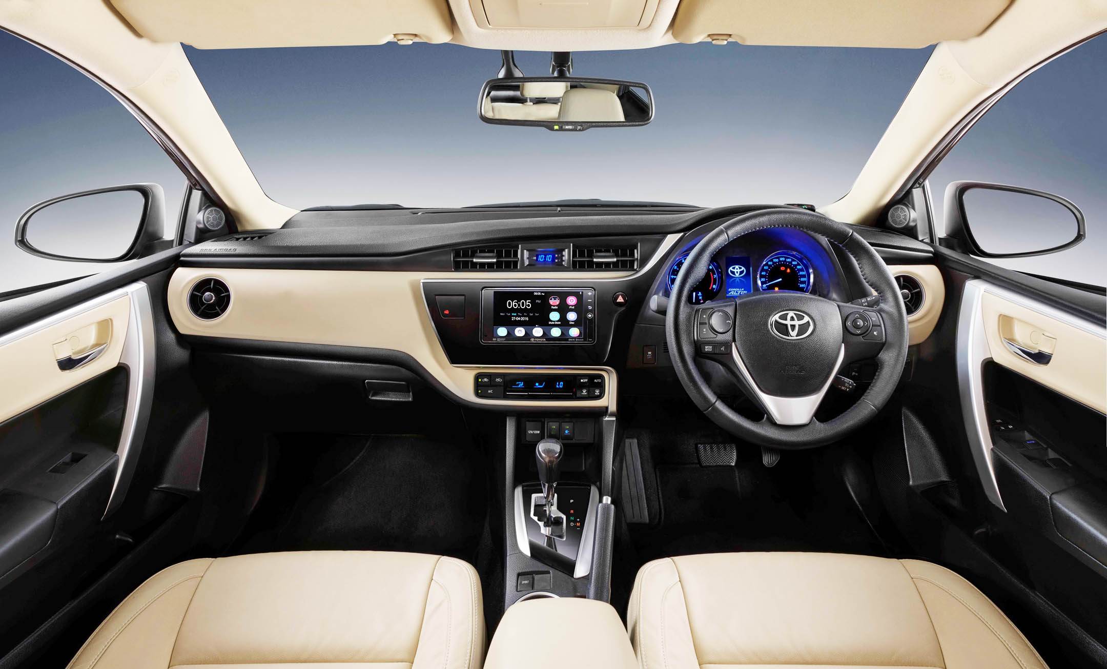 Toyota launches facelifted Corolla Altis in India at Rs 15.87 lakh ...