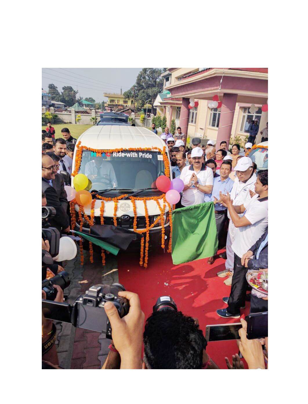 Himachal Pradesh opts for e-mobility, buys 50 Mahindra eSupro vans ...