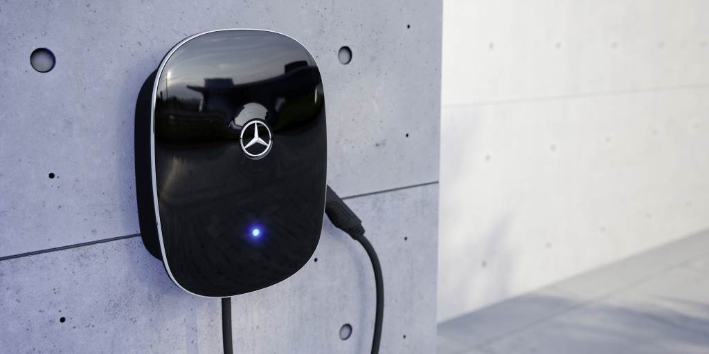 Mercedes-Benz reveals new home-charging station for plug-in hybrids and ...