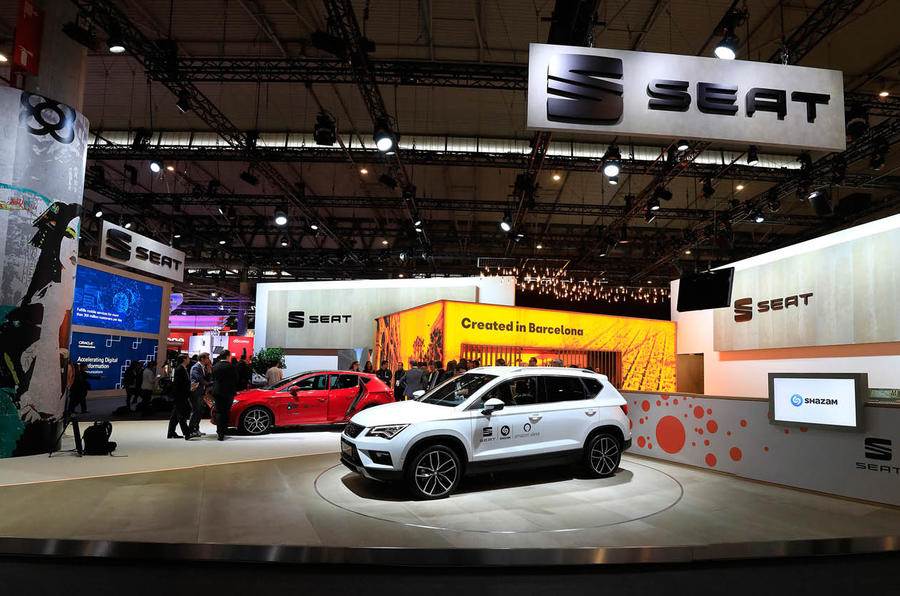 Car makers accelerate smartphone integration in new tech race | Autocar ...