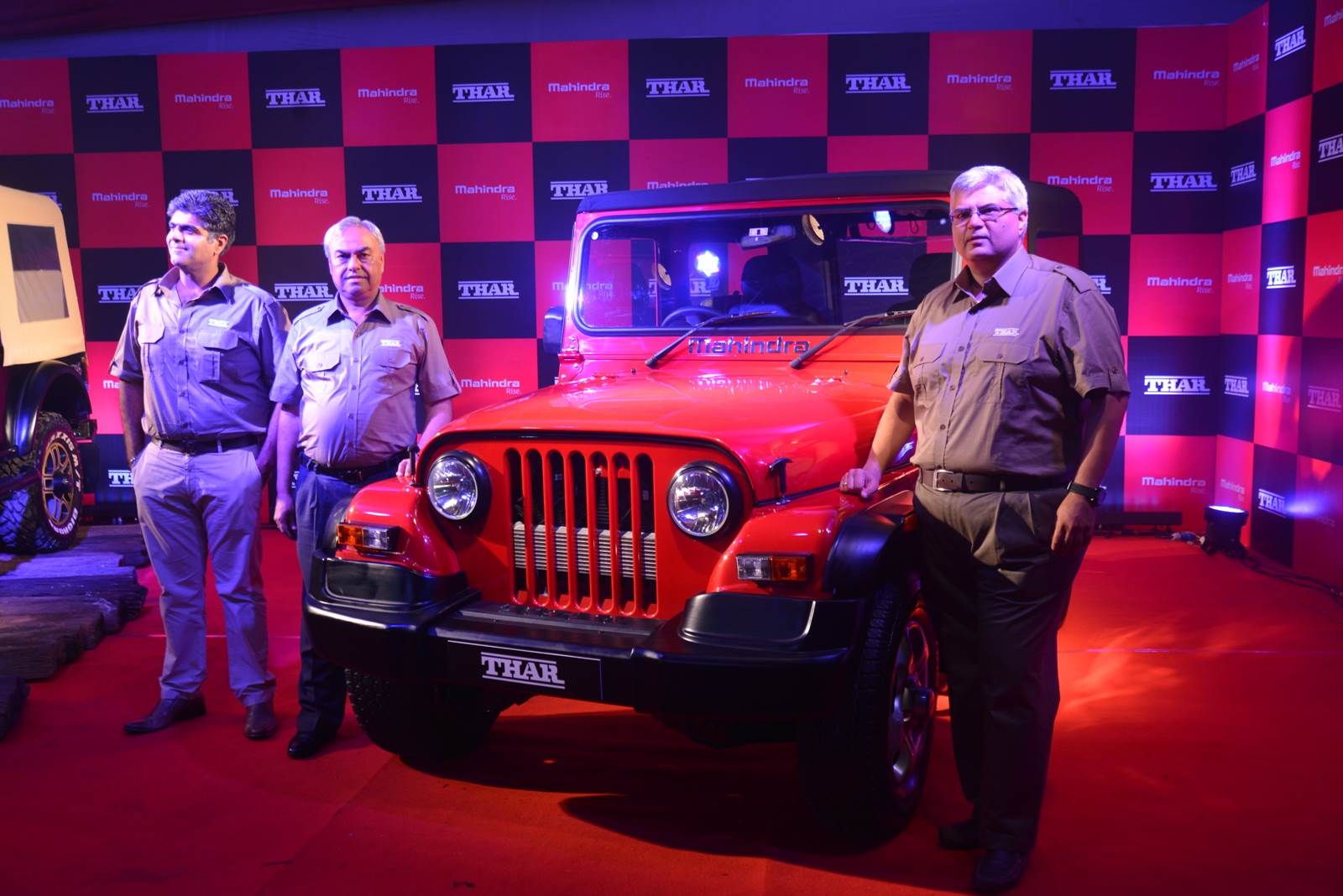 Mahindra updates Thar CRDe with much-needed features | Autocar Professional