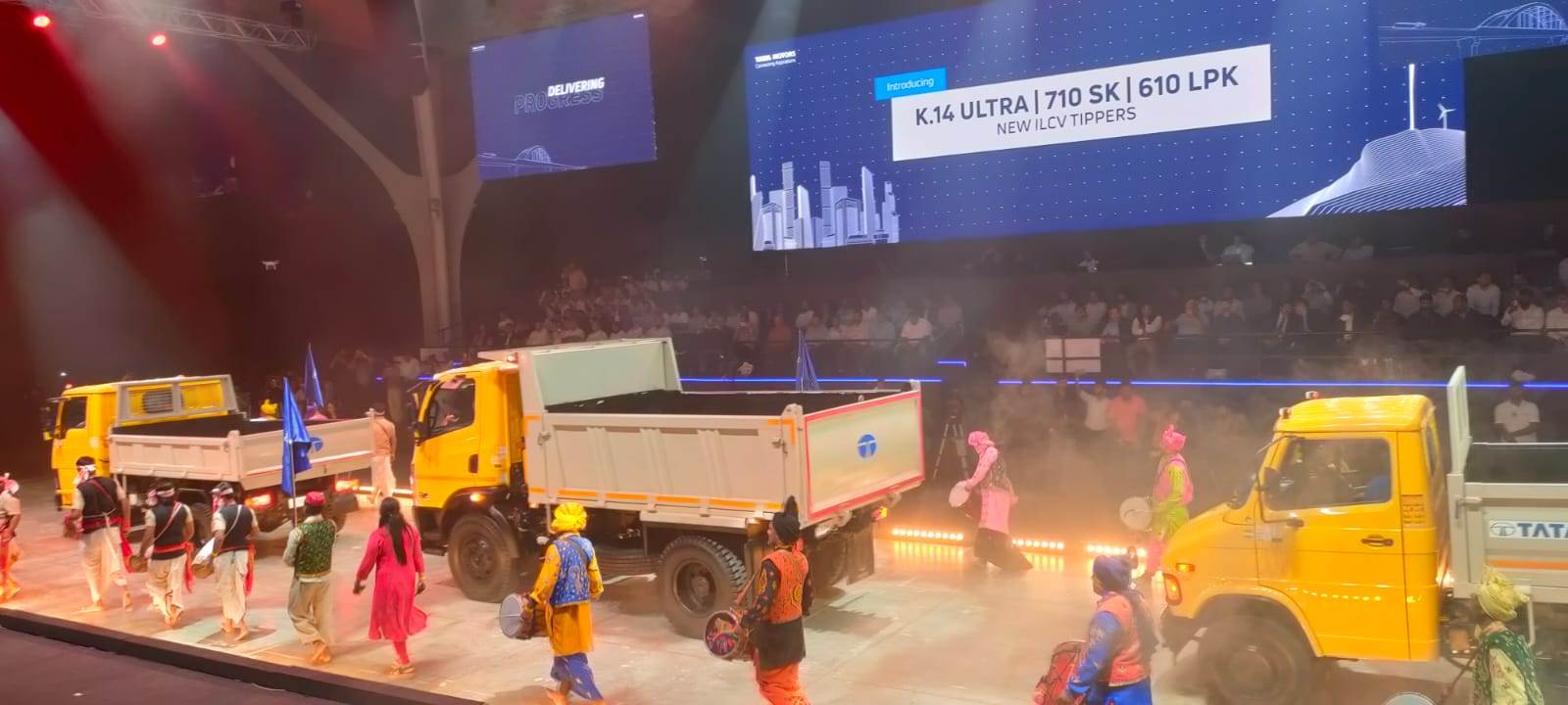 Tata Motors launches India's first CNG-powered M&HCVs | Autocar ...