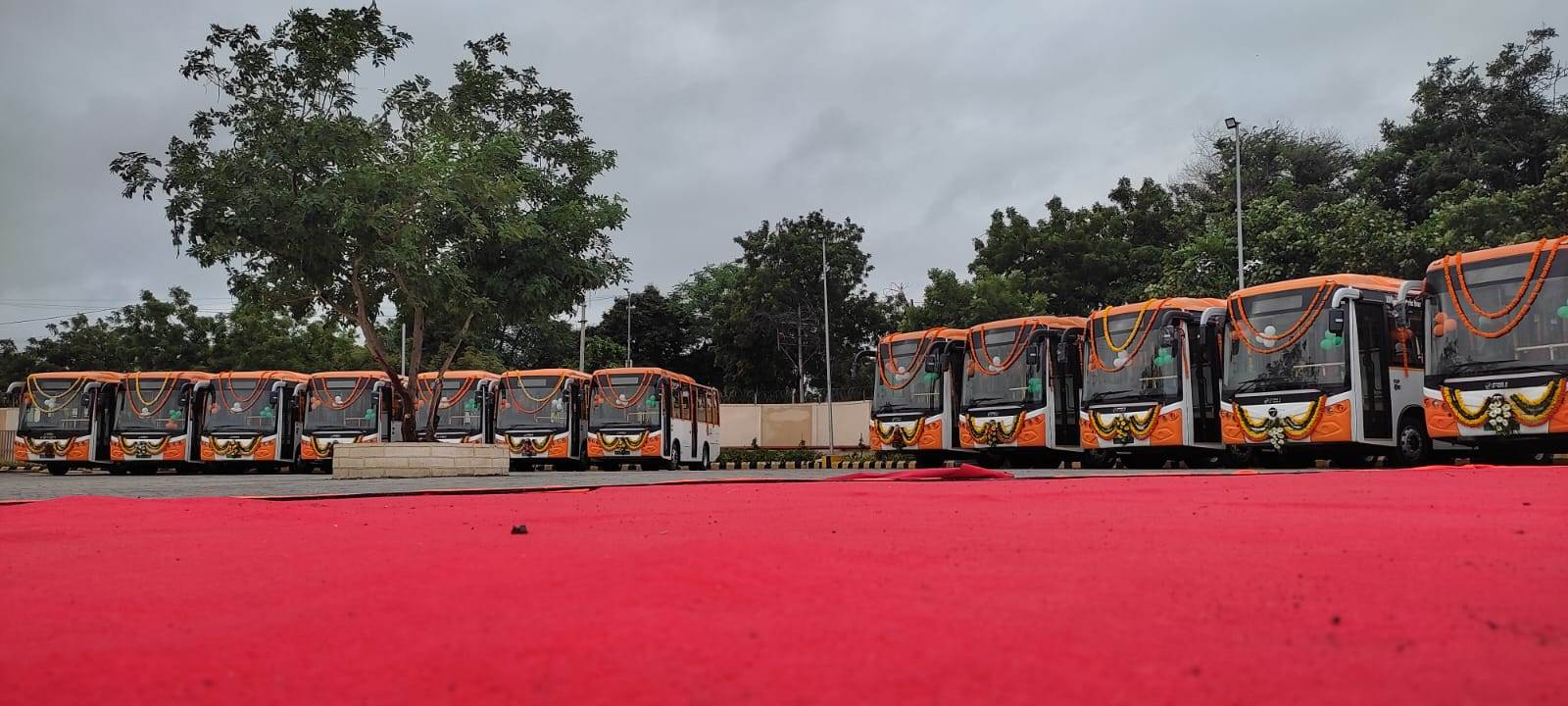 PMI Electro delivers 23 electric buses for Rajkot BRTS, sets up e-bus ...