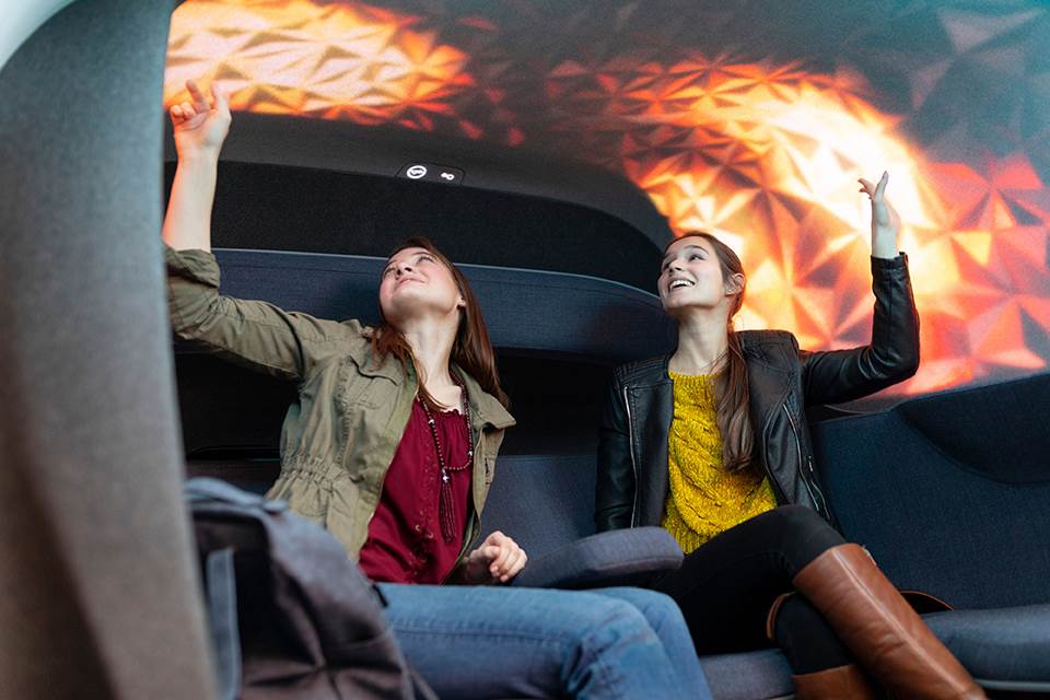 Yanfeng unveils XiM20 concept car, European premiere for Smart Cabin ...