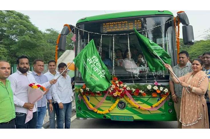 PMI Electro Mobility launches electric 'Mohalla Buses' in Delhi ...