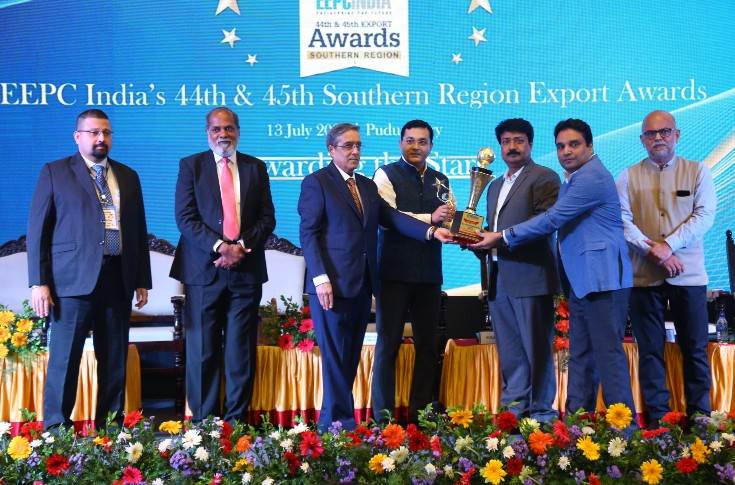 Toyota Kirloskar Motor receives EEPC Export Excellence awards | Autocar ...