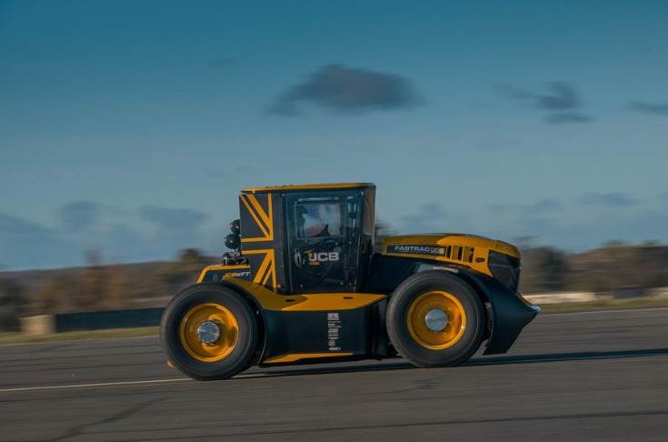 JCB Fastrac Two: The world's fastest tractor | Autocar Professional