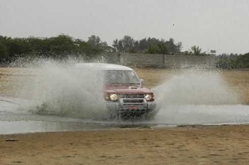 Mitsubishi Pajero Sfx Introduction Autocar India