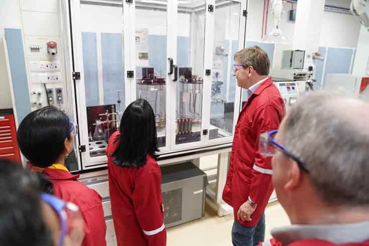 Shell India: Shell opens its first lubricants lab in India | Auto News ...