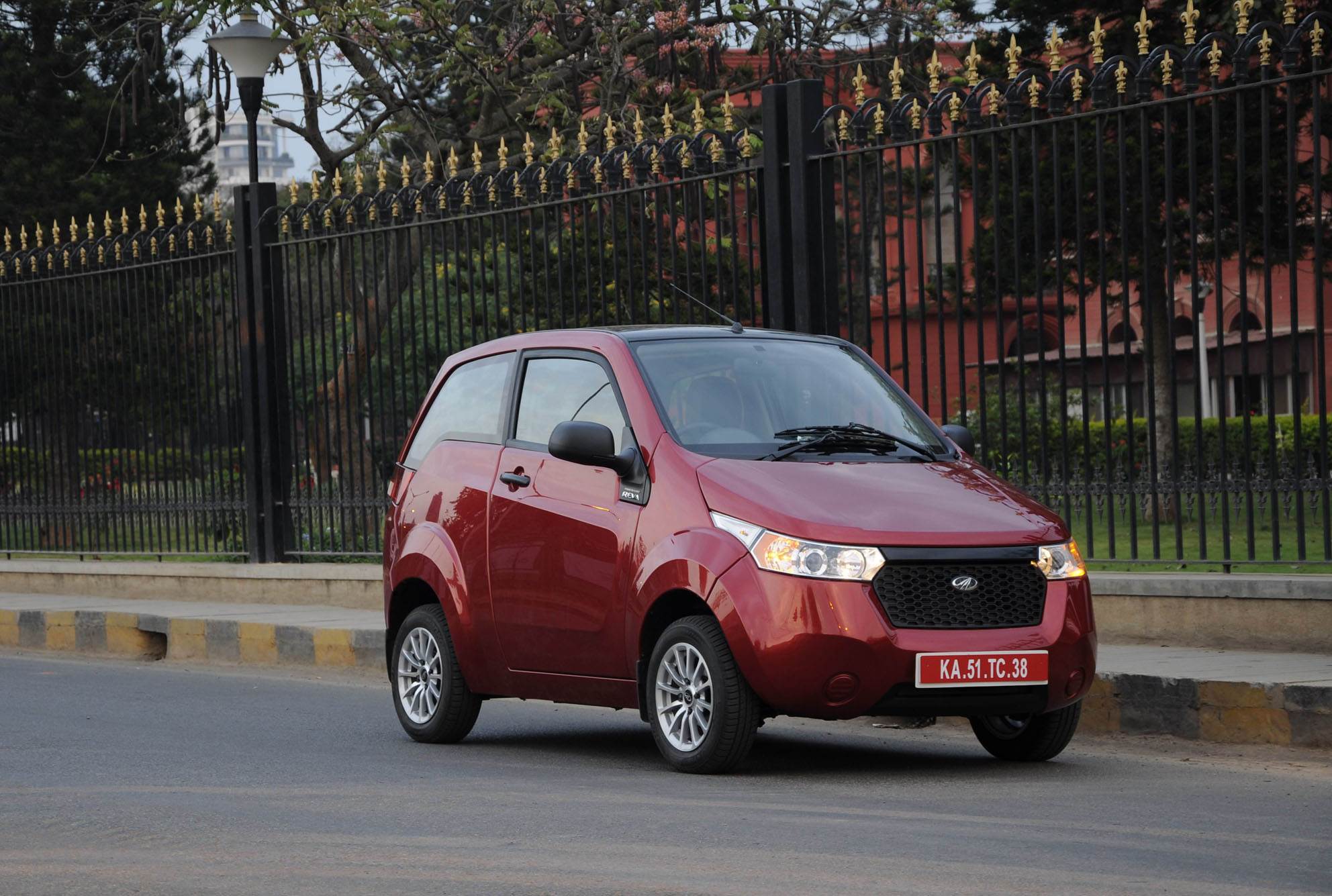 Mahindra EV may be on UK roads in 2015 | Autocar Professional