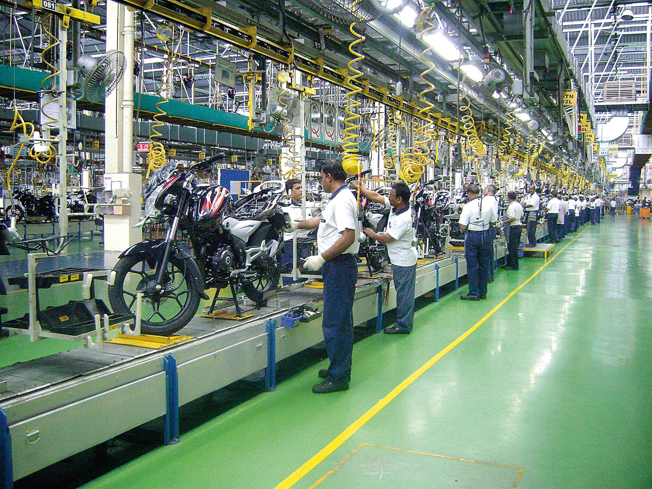 Bajaj Auto starts production of BS IV vehicles | Autocar Professional