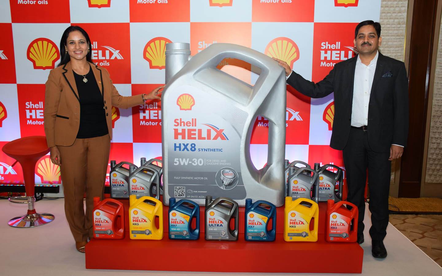 Shell launches fully synthetic Helix HX8 engine oil in India | Autocar ...