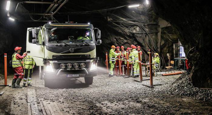 Volvo tests self-driving truck in an underground mine | Autocar ...