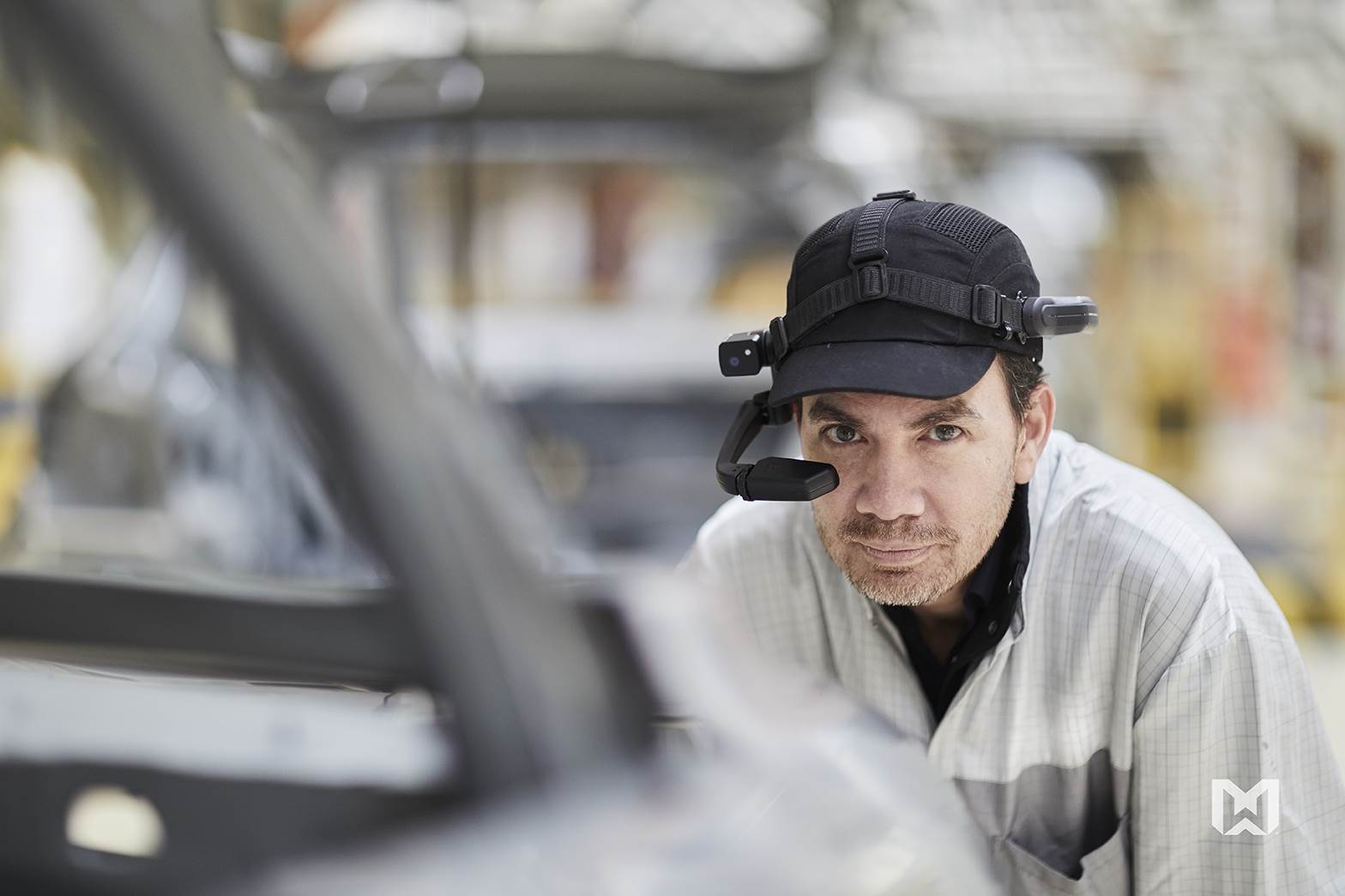 PSA factory worker use RealWear headset | Autocar Professional