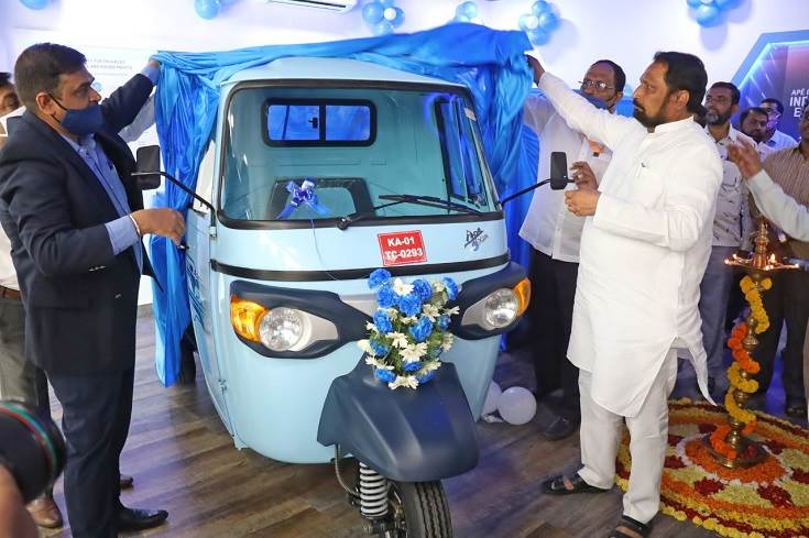 Piaggio Vehicles opens its EV Experience Center in Bangalore | Autocar ...
